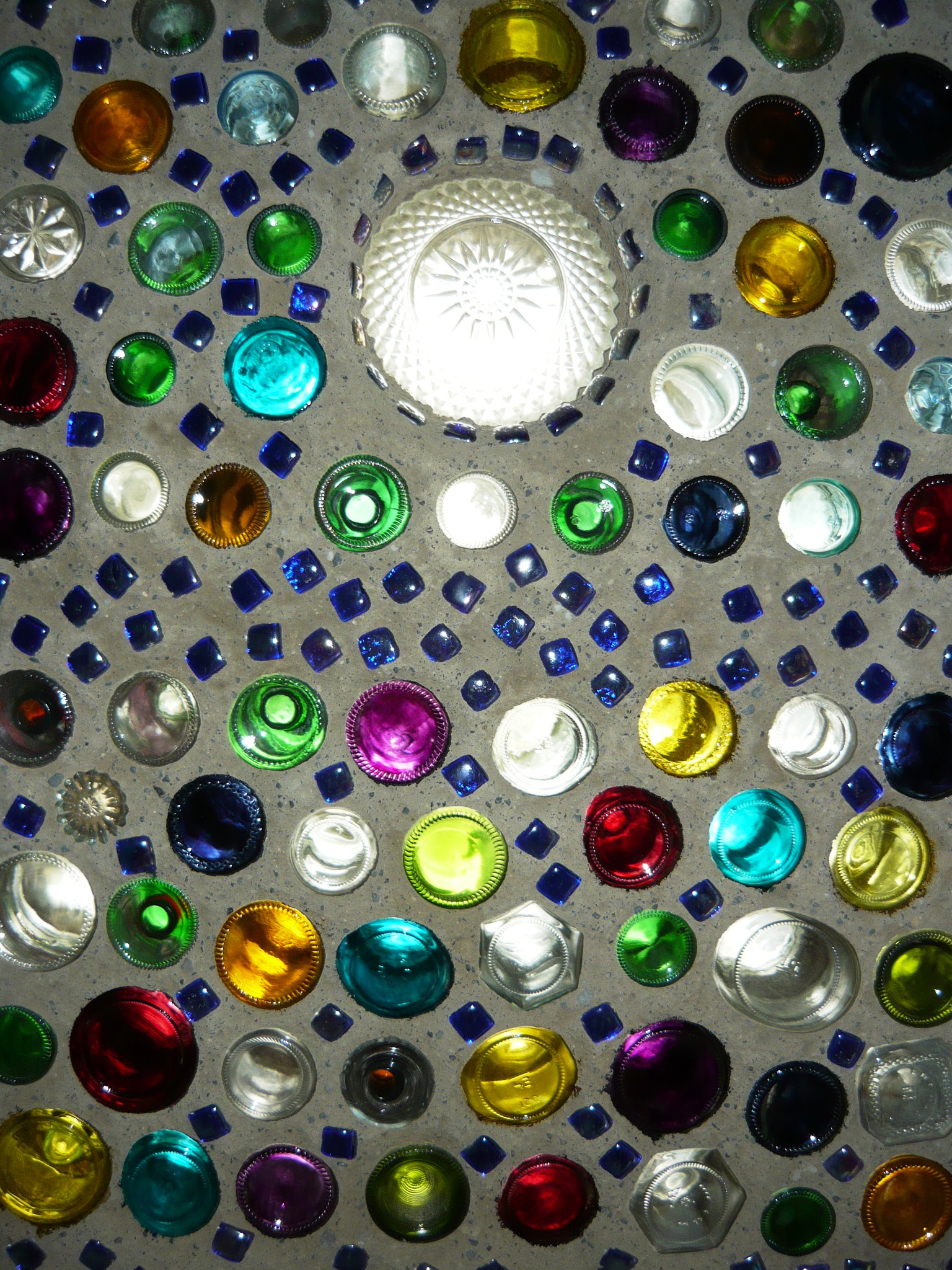 glass bottle wall – thegreenerdream